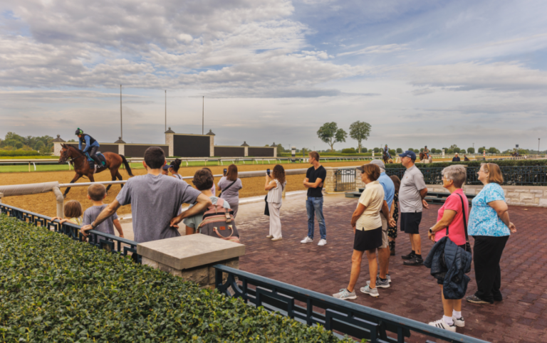 Guide to the Keeneland Spring Meet - Visit Horse Country